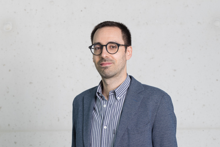 Tiago Gil Oliveira Wins 2024 BIAL Clinical Medicine Award – ICVS